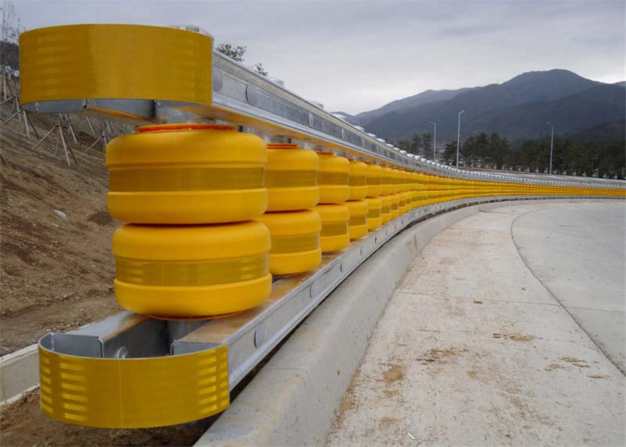 ISO Standard PU And PVC Safety Guard Rail Rolling Guardrail Barrier