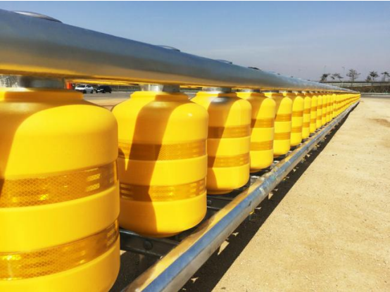 Anti Crash Safety Roller Barrier Road Spinning Barrier Highway Guardrail