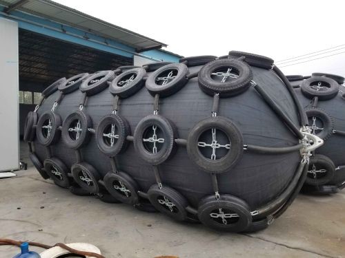 3.3*6.5m Ship Fender For STS Black Pneumatic Fender With Chain And Tire