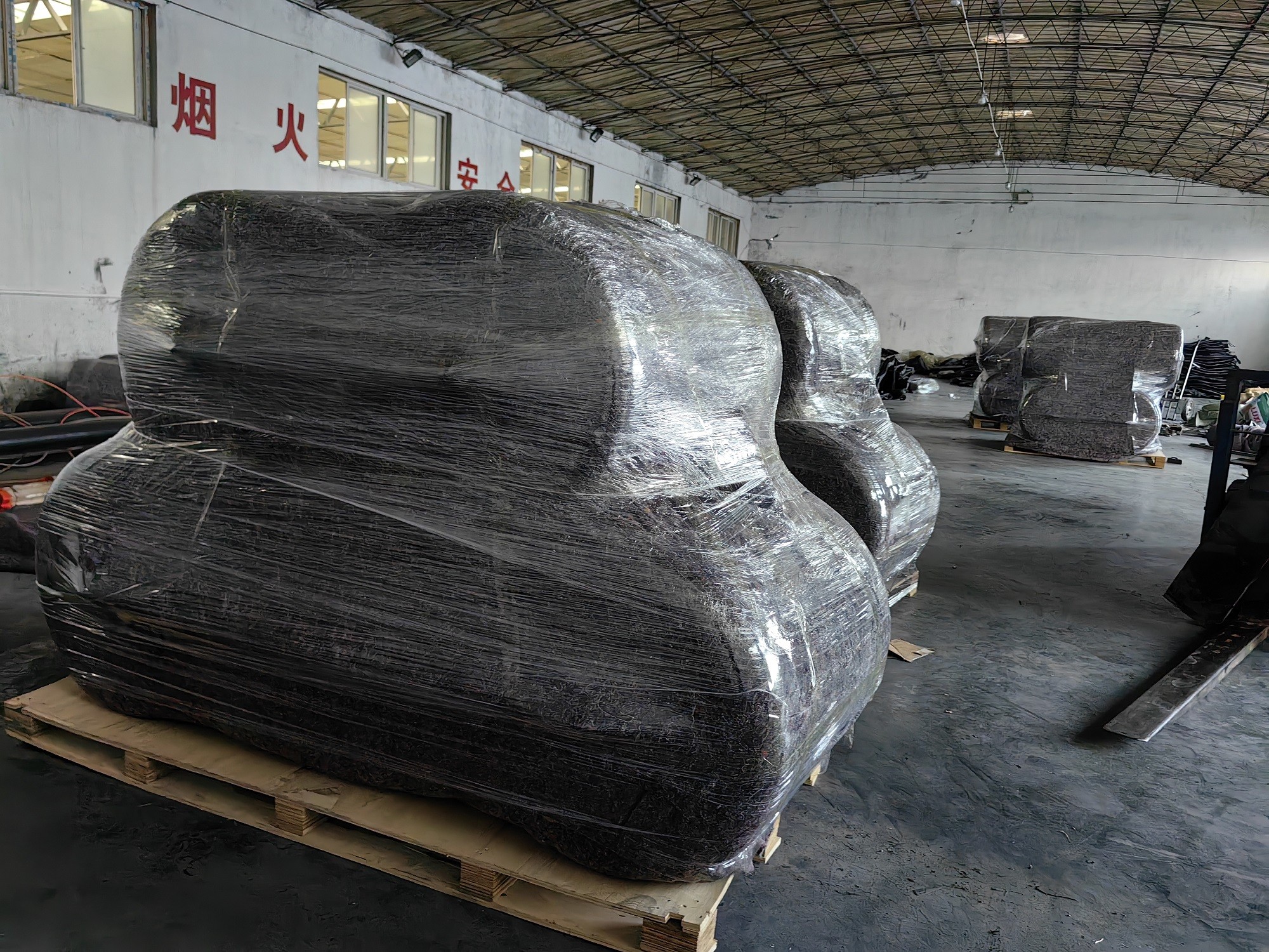 ISO17357 2003 Standard Foam Fender Cylindrical Marine Fenders For ...