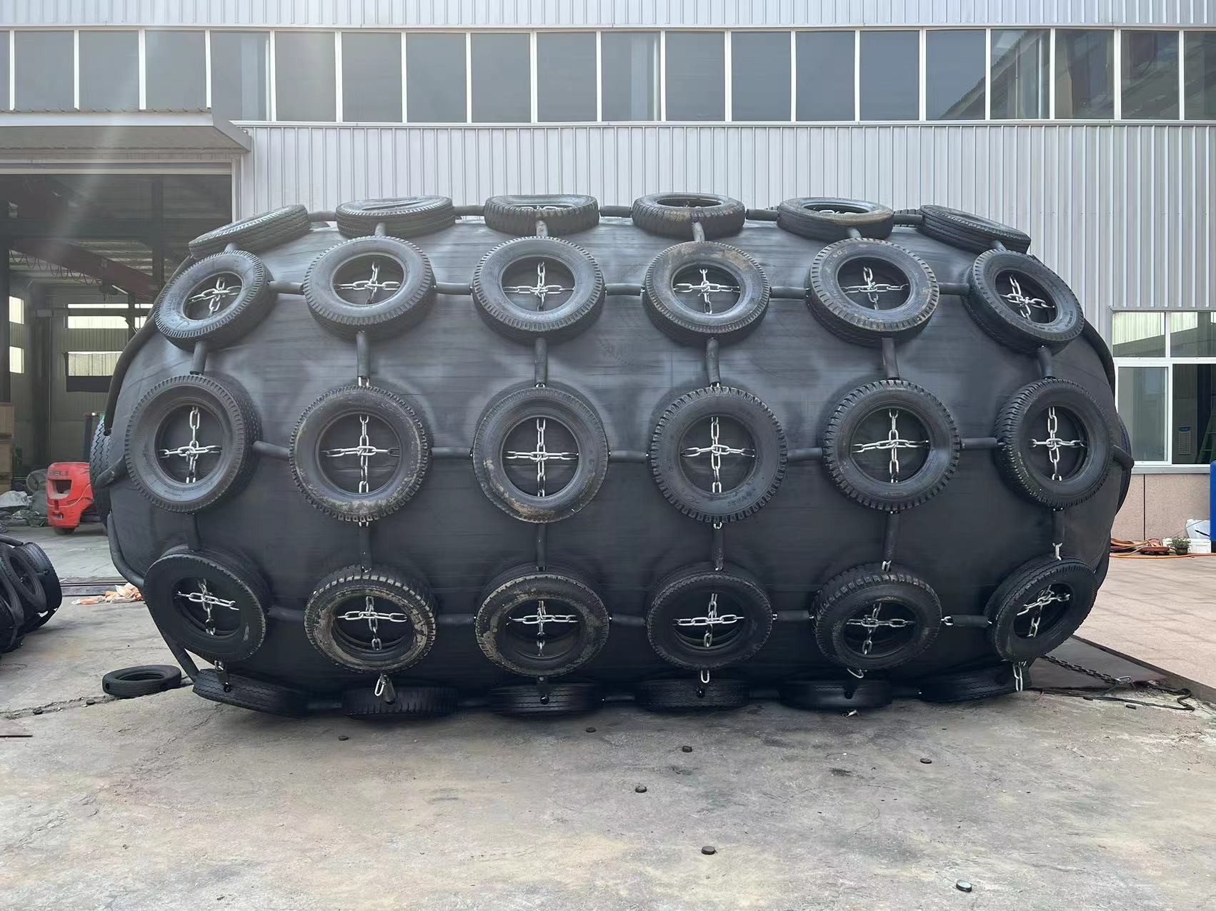 Wharf Protection Yokohama Fender 60% Deflection 24 Months For Long-Term ...