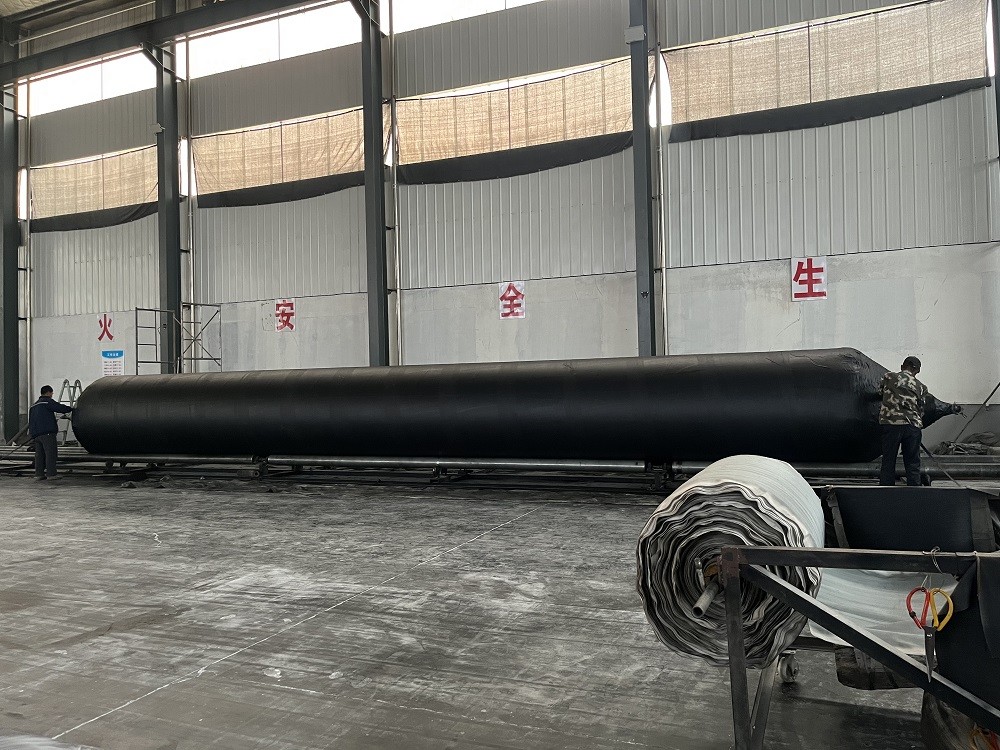 Cylindrical High Pressure Rubber Inflatable Marine Airbags for Dock ...