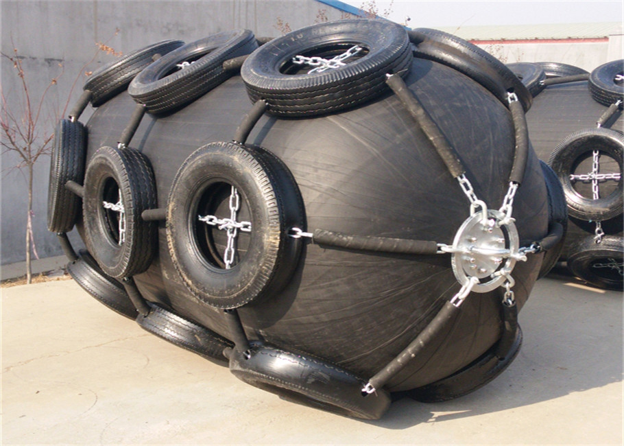 ISO17357 Standard Marine Pneumatic Rubber Fender With CTN